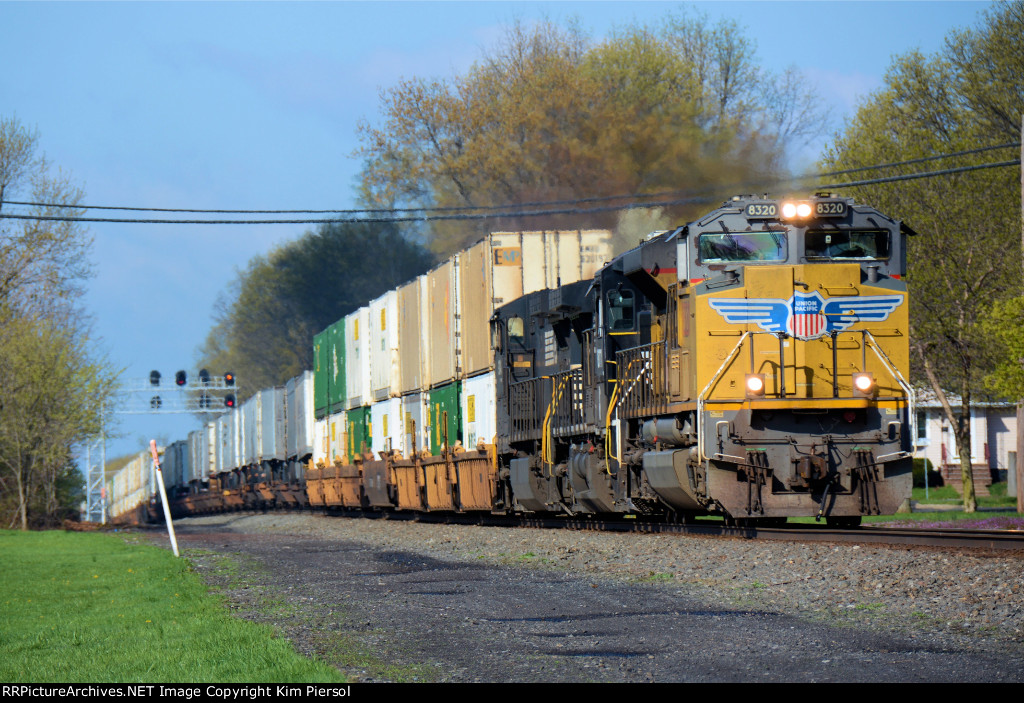 UP 8320 NS Train 212
